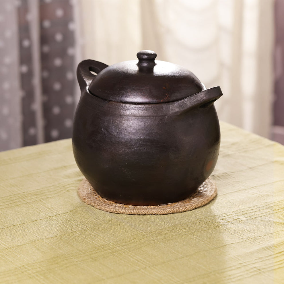 Kudukka Terracotta Pot with Lid (2 Litres) – Graamyam